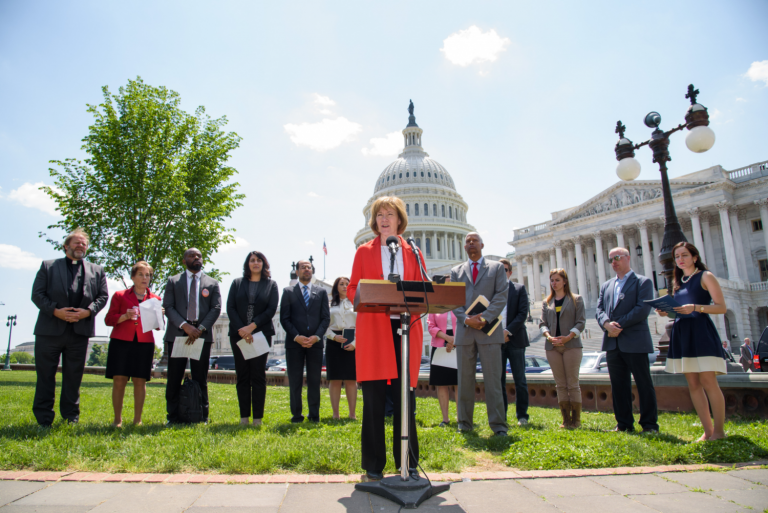 Biography - Senator Tina Smith