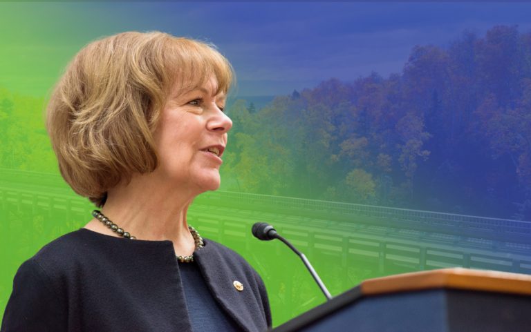 Biography - Senator Tina Smith