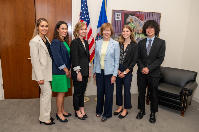 Internships - Senator Tina Smith